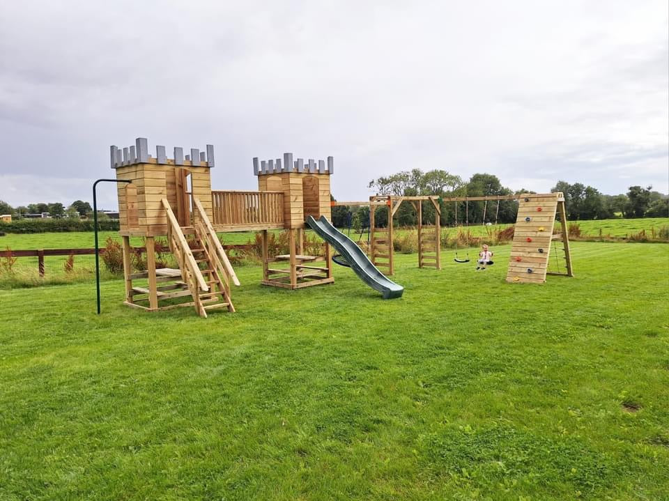 506- Double Castle Activity Centre – The King Oak
