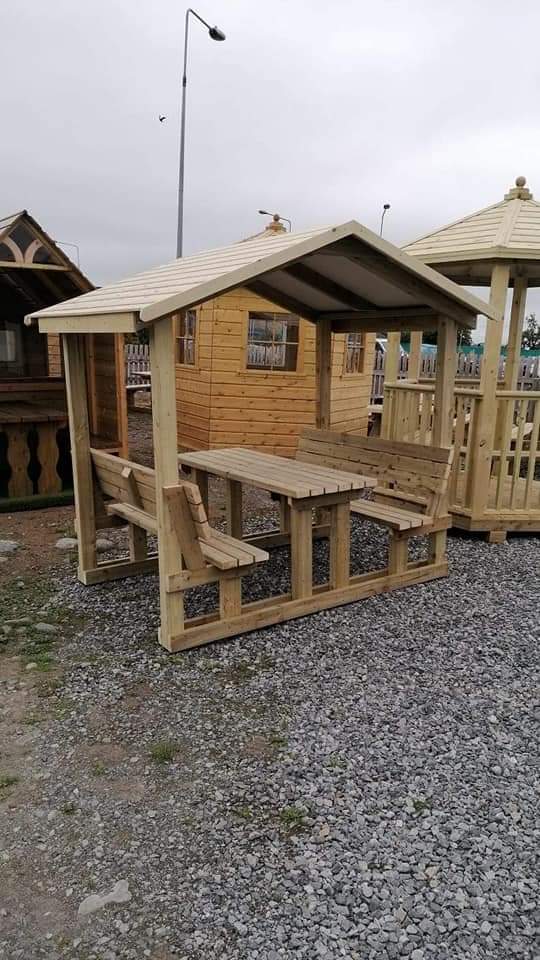 Rooftop Picnic Bench – The King Oak